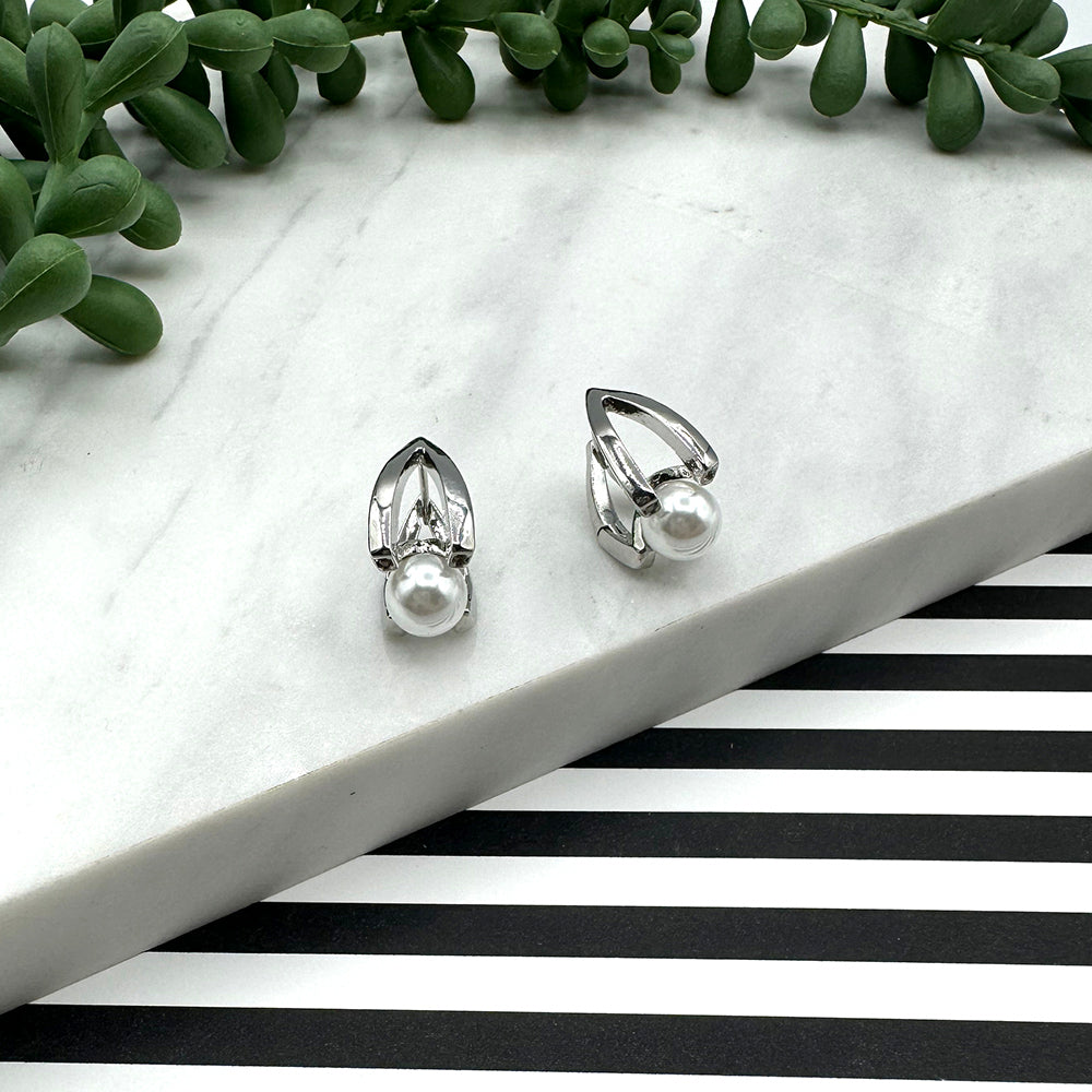 Deco Pearl Hoops Silver – J. Spencer